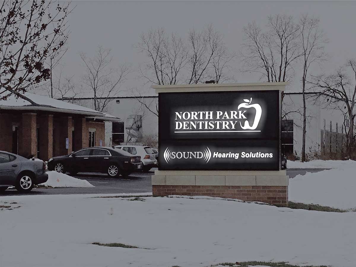 Lighted signs / Internally illuminated signs / Monument signs | Green ...